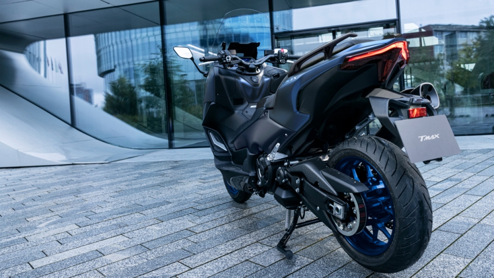 NUEVOS COLORES TMAX 2023